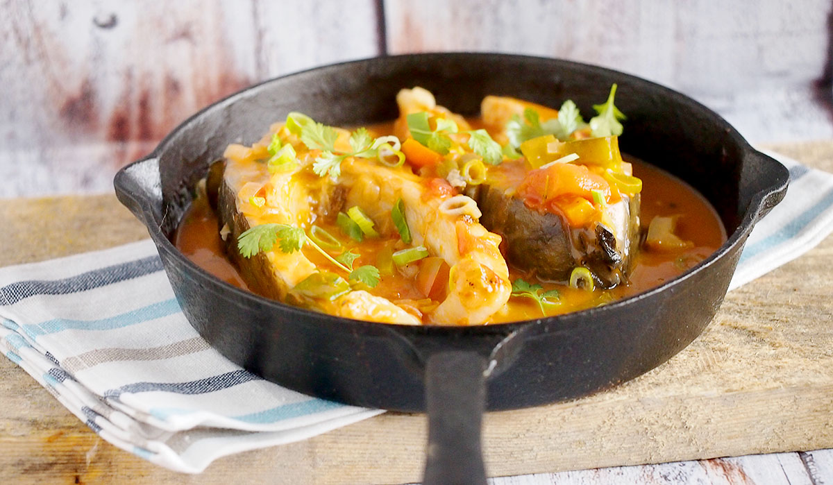 Orientalny karp duszony w sosie pomidorowym / Asian style carp cooked ...