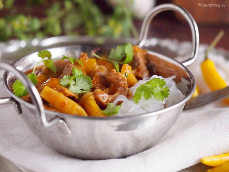 Tajskie czerwone curry z dynią i gęsią / Thai red curry with goose and ...